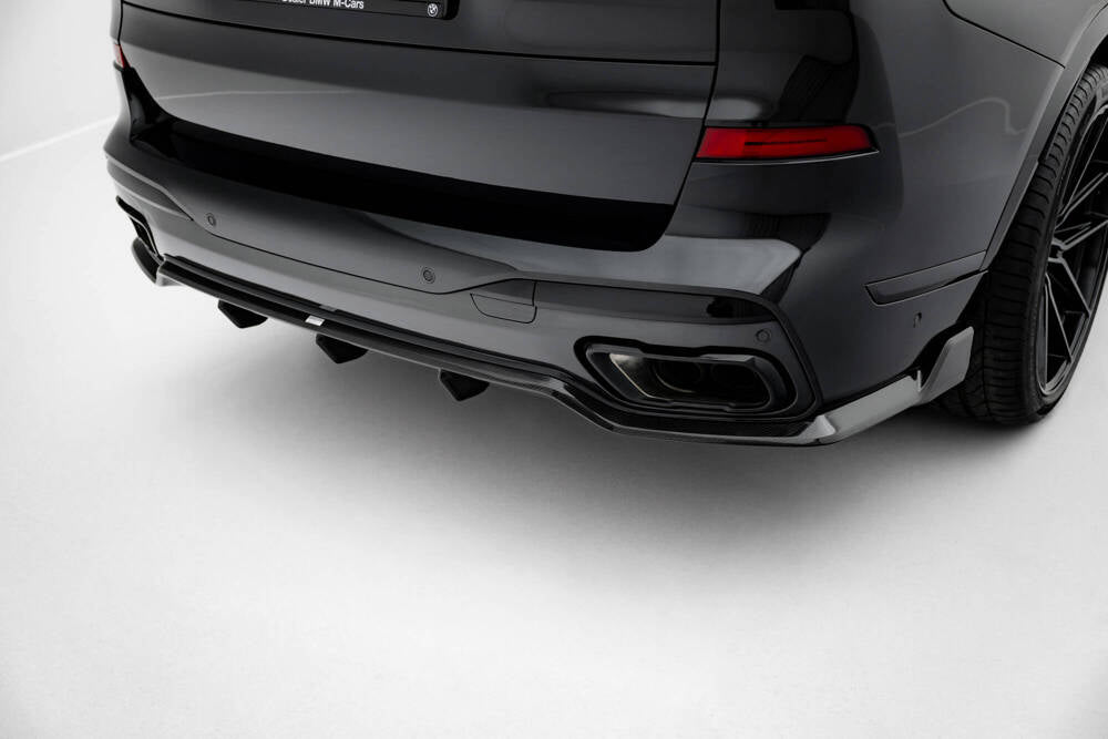 BMW - X7 M-PACK - G07 FACELIFT - CARBON FIBER REAR DIFFUSER – Maxton ...