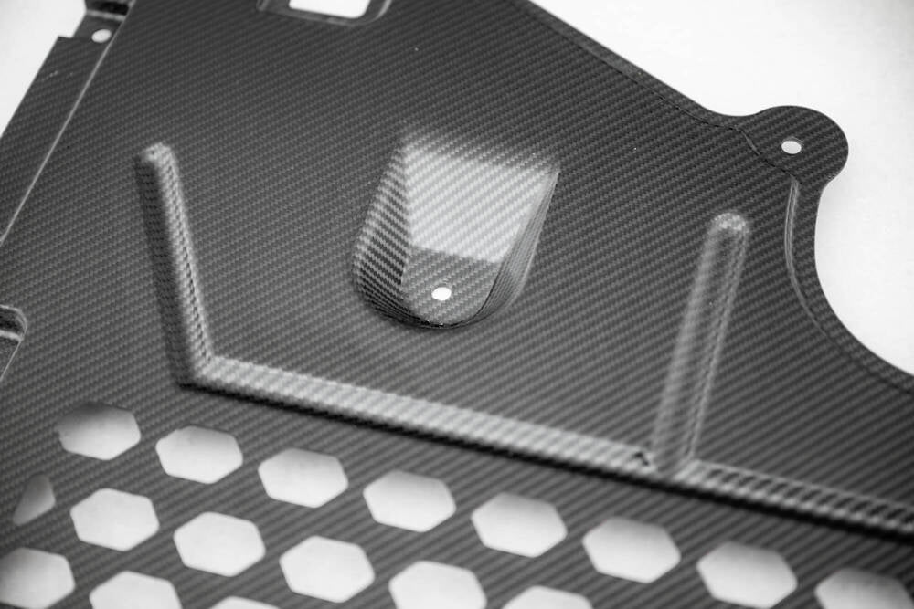 BMW - M2 - G87 - CARBON FIBER UNDER ENGINE COVER – Maxton Design Canada