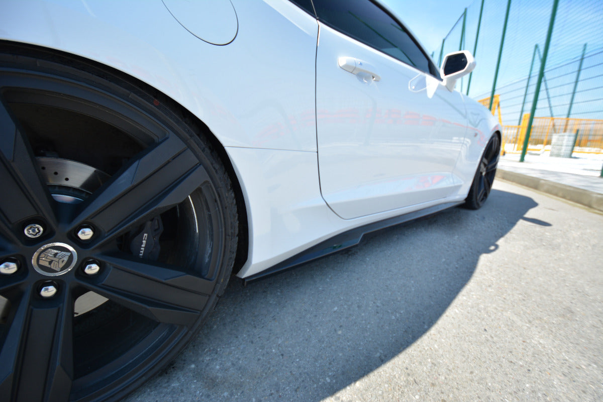 Chevrolet - Camaro SS 6th Gen - Side Skirt Diffuser – Maxton Design Canada