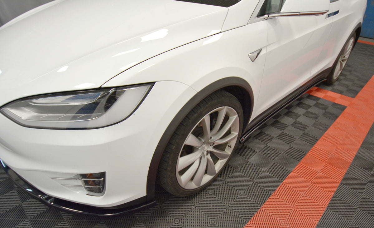 Tesla - Model X - Side Skirts Diffuser - V1 – Maxton Design Canada