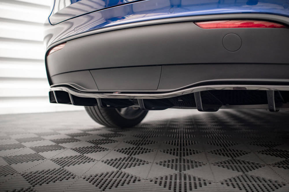 Tesla - Model Y - Central Rear Splitter (With Vertical Bars) – Maxton ...